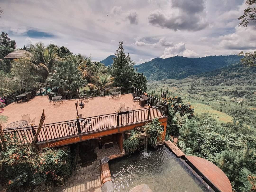 8 Tempat Makan di Sentul dengan View Bagus