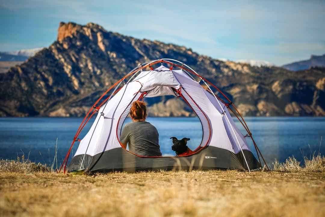 15 Perlengkapan Camping Essential Yang Wajib Dibawa, Catat!