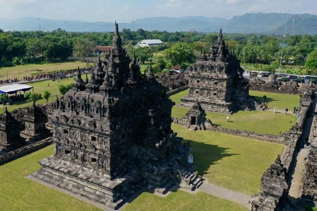 Daftar 15 Wisata Candi Populer di Indonesia