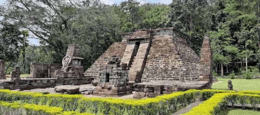 Daftar 15 Wisata Candi Populer di Indonesia