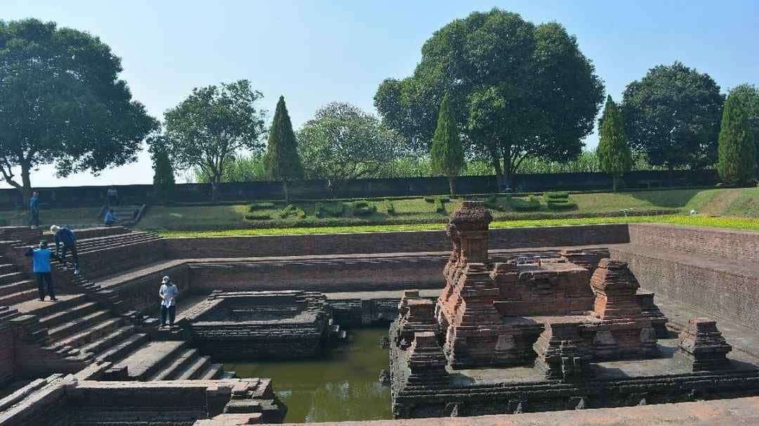 Daftar 15 Wisata Candi Populer di Indonesia