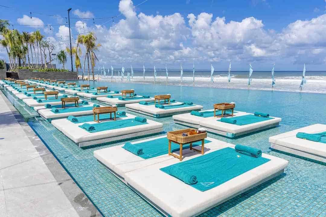 Rekomendasi 10 Beach Club di Bali yang Populer dan Terbaik