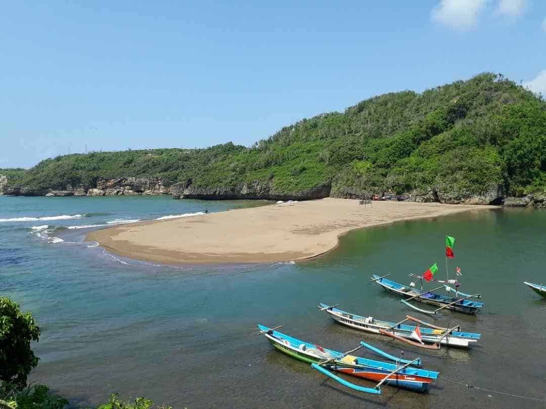 10 Pantai Terbaik di Jogja yang Wajib Dikunjungi