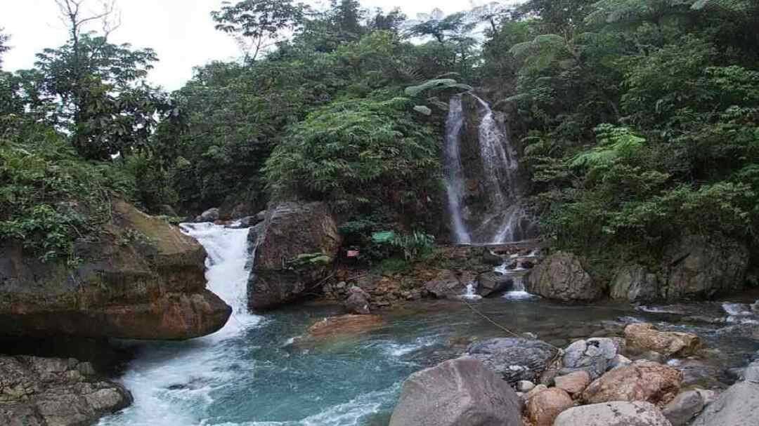 14 Wisata Curug di Bogor yang Paling Hits
