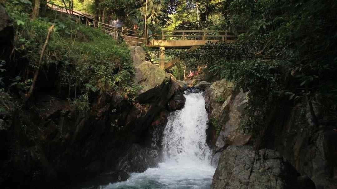 14 Wisata Curug di Bogor yang Paling Hits