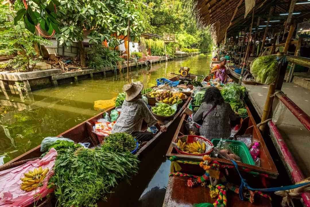10 Tempat Floating Market di Bangkok yang Bisa Kamu Kunjungi